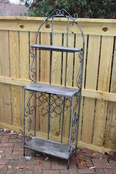 Outdoor Baker's Rack - Auction Ohio