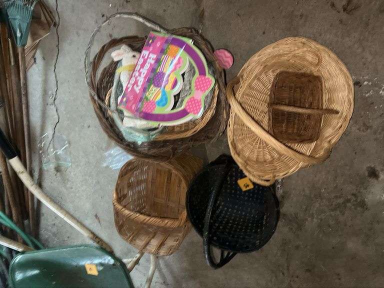 Assorted Baskets - Auction Ohio