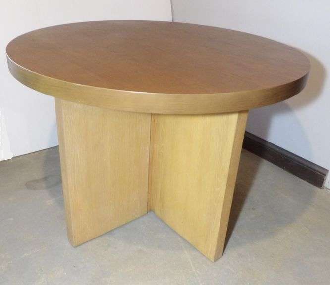 Round Table - Auction Ohio