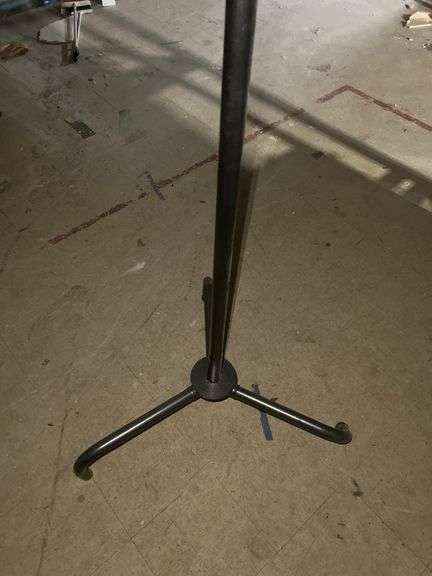 Display rack - Auction Ohio