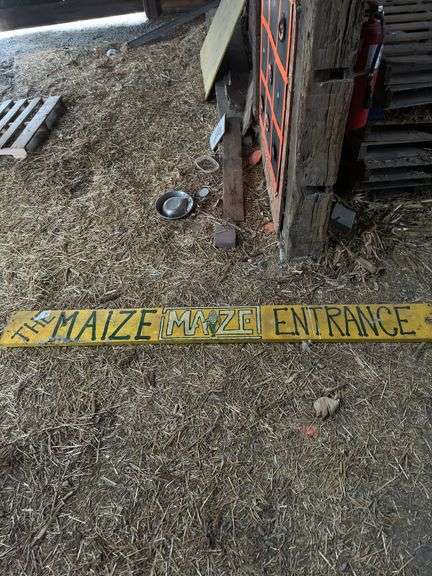 Corn Maze Sign - Auction Ohio