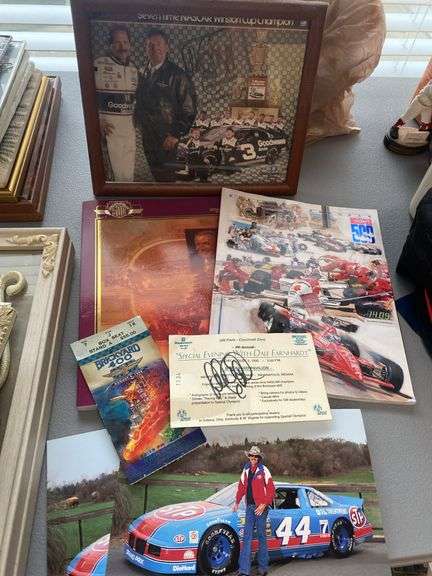 Nascar signed memorabilia and extras - Auction Ohio