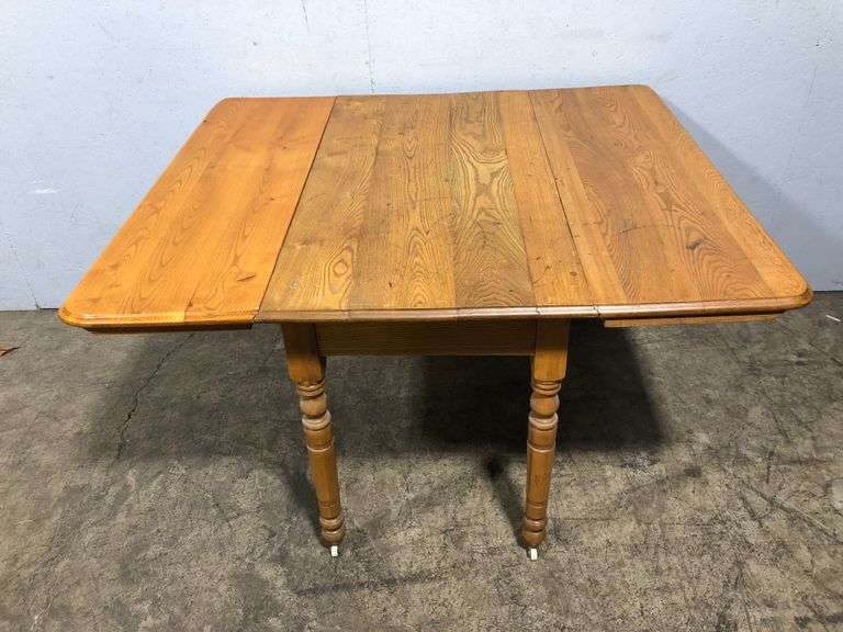 Drop Leaf Table - Auction Ohio