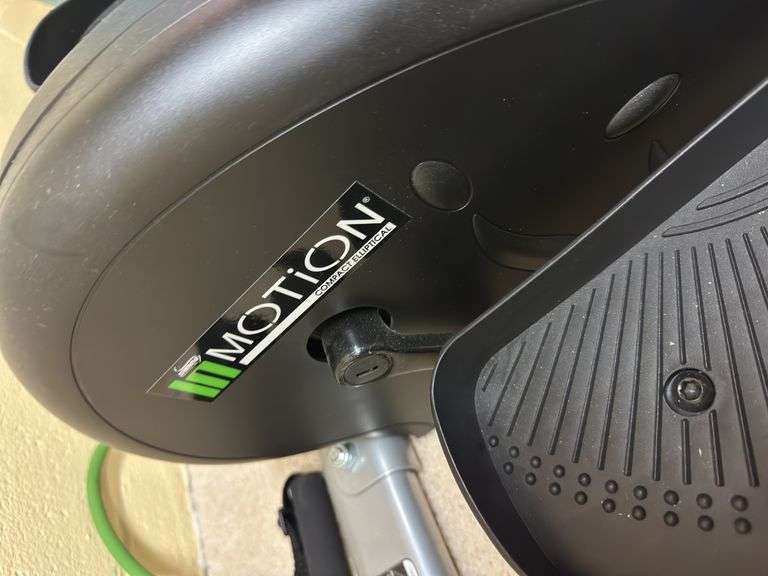 InMotion compact elliptical - Auction Ohio
