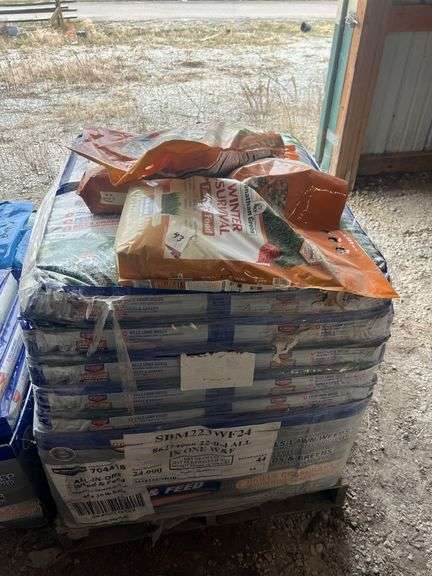 Pallet of weed and feed - Auction Ohio