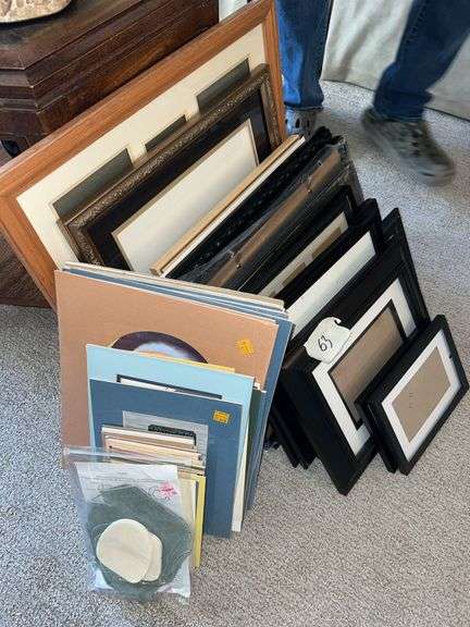 Picture frames - Auction Ohio