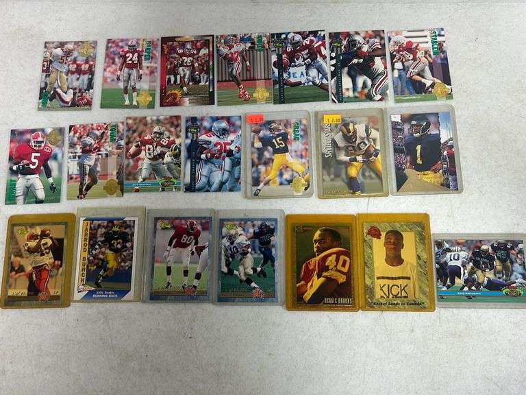 21 College Football Cards - Auction Ohio