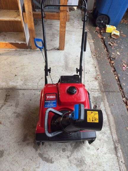 Toro Snowblower - Auction Ohio