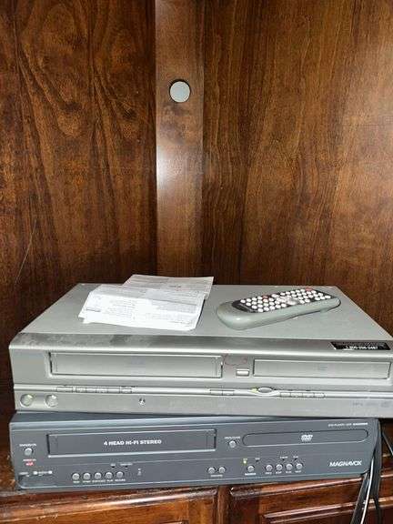 2 DVD/VHS players - Auction Ohio