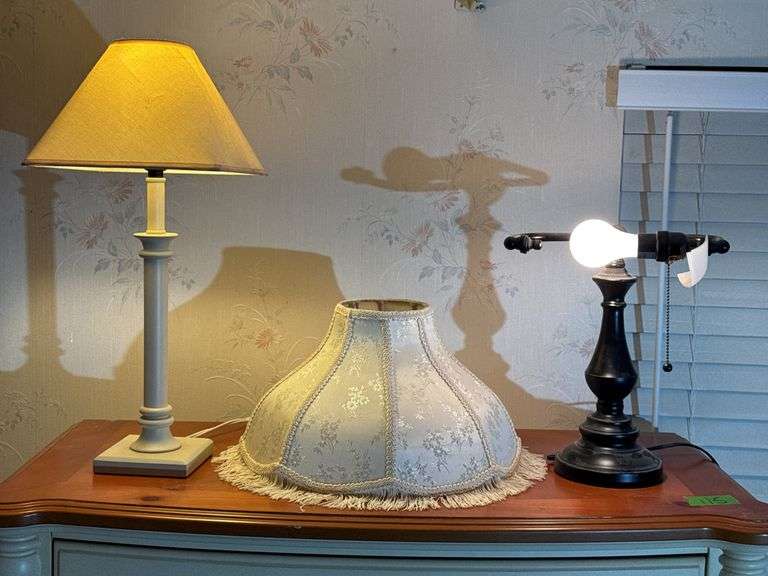Table Lamps & Shade - Auction Ohio