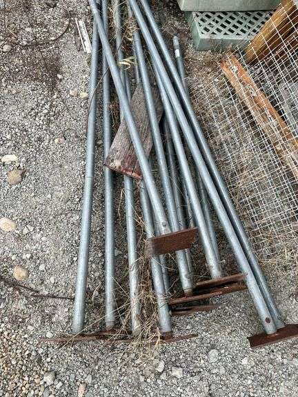 Metal poles - Auction Ohio