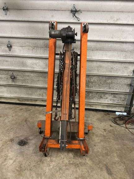 Shop crane - Auction Ohio