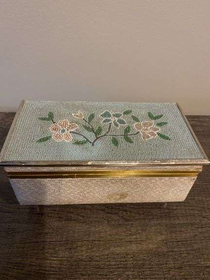 Vintage MCM Naniwa Japan jewelry/music box and contents - Auction Ohio