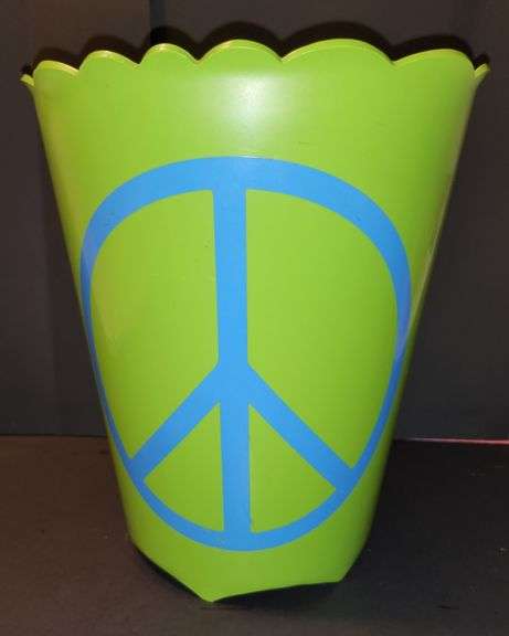 COLORFUL HIPPIE DIPPIE LOT - Auction Ohio