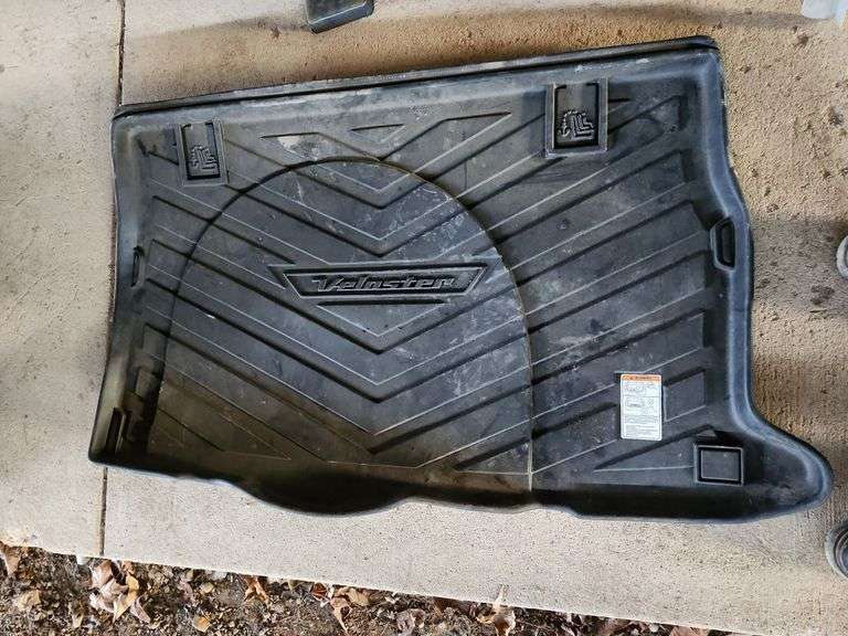 47x29 Veloster Cargo Mat - Auction Ohio