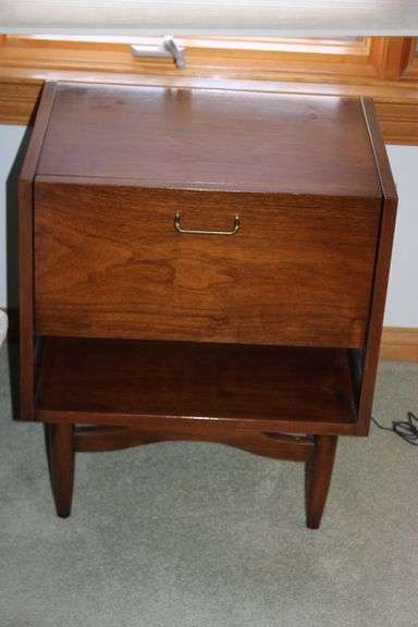American of Martinsville MCM Bedside Table - Auction Ohio