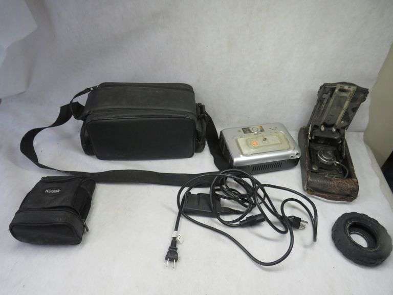 Vintage Cameras - Auction Ohio