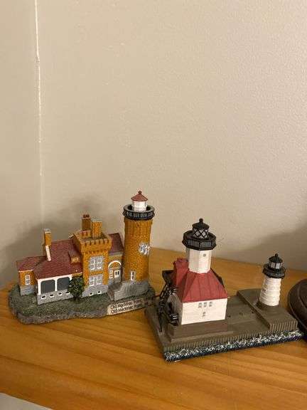 Lenox and Lefton ceramic lighthouses - Auction Ohio