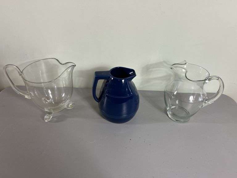 Glass Pitchers - Auction Ohio