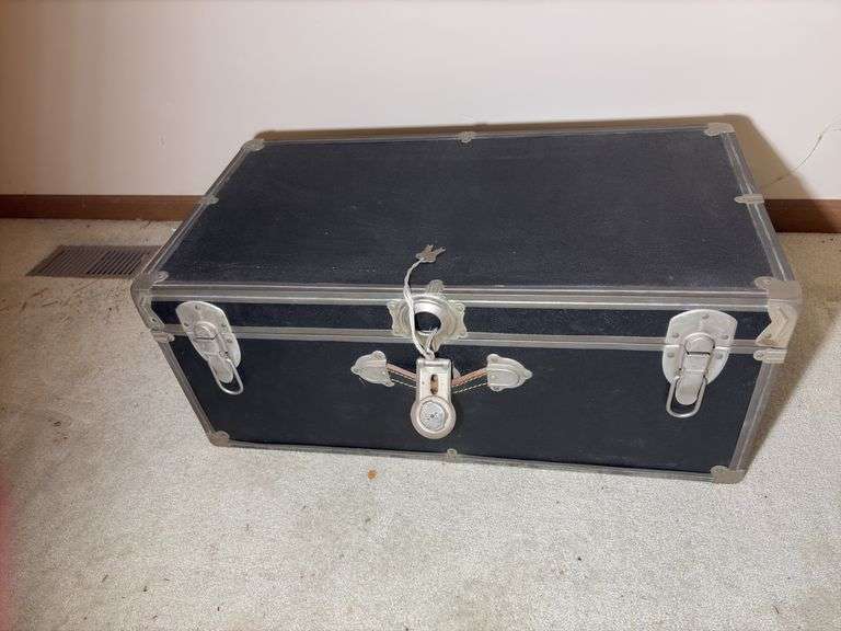 Storage Trunk - Auction Ohio