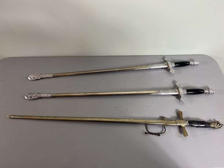 Decorative Swords - Auction Ohio