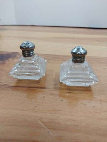 3 Vintage Irice Pyramid Glass Salt and Pepper Shakers - Auction Ohio