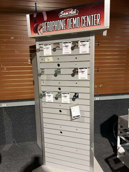 Triangular Display - Auction Ohio