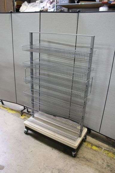 Rolling Chip Retail Rack - Auction Ohio