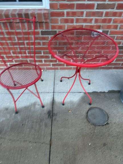 Red Bistro Set - Auction Ohio