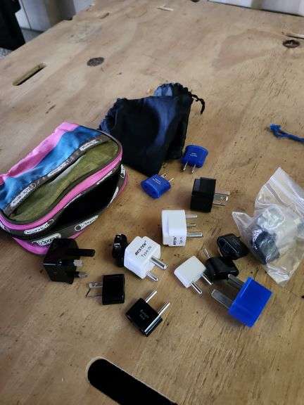 Assorted Electronic Plugs - Auction Ohio