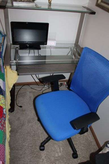 Computer Desk, Monitor & Chair - Auction Ohio