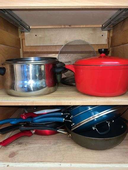 Cabinet clean out - Auction Ohio