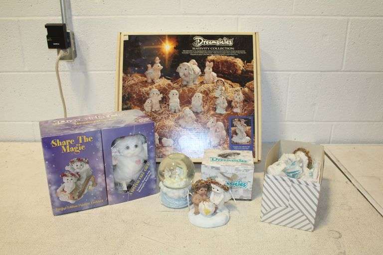 Dreamsicle Figurines - Auction Ohio