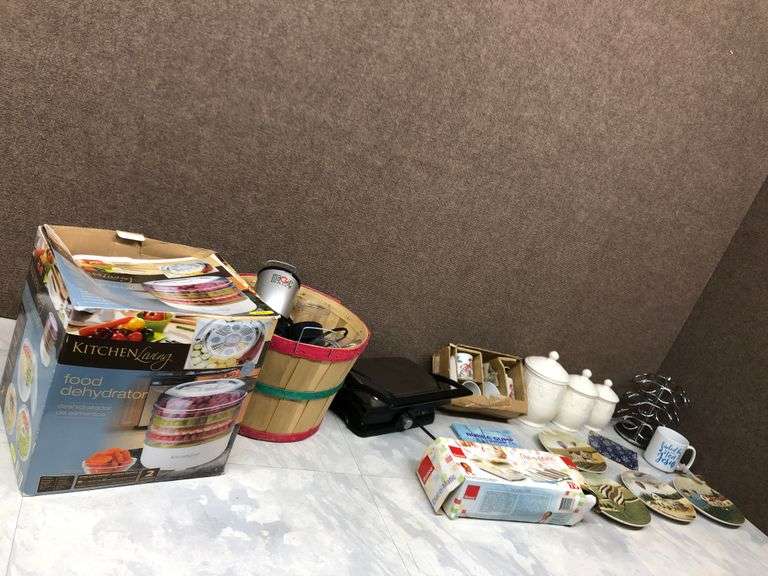 Housewares Assortment - Auction Ohio