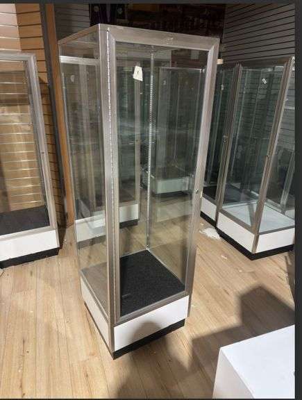 Musical Store Displays Cases and Racks - Auction Ohio