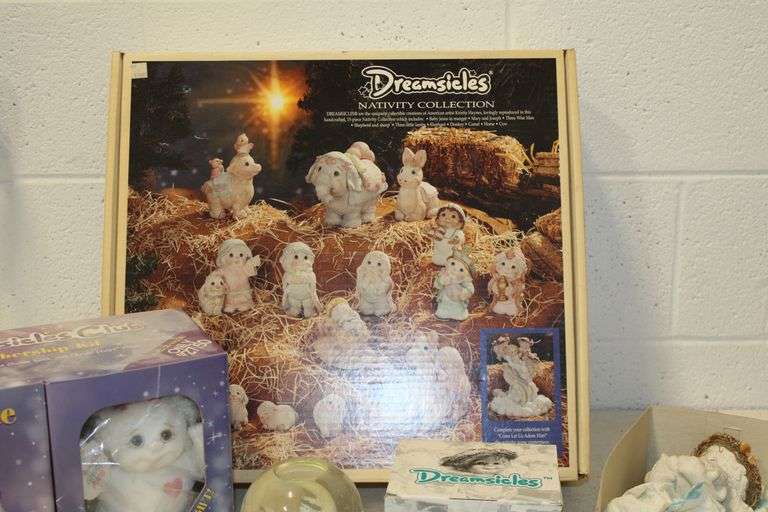 Dreamsicle Figurines - Auction Ohio