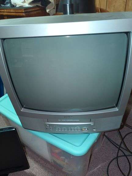LG Monitor and Fisher TV and VHS Player - Auction Ohio