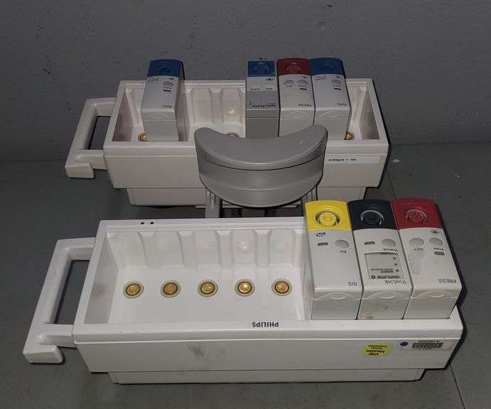 2x Philips Medizin M8048A Patient Monitoring Module Rack with Modules ...