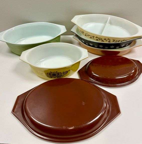 Pyrex in Colors - Auction Ohio