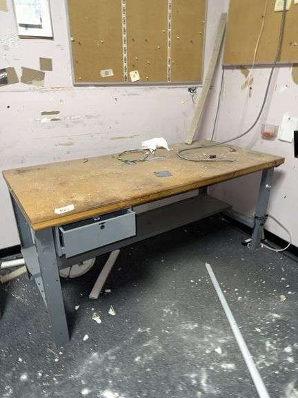 Work bench - Auction Ohio