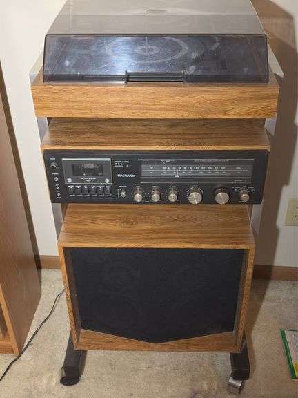 Magnavox Stereo System - Auction Ohio
