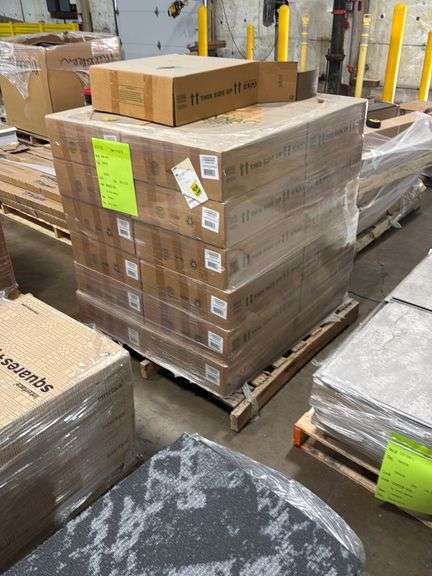 Rubber Wall Base - Auction Ohio