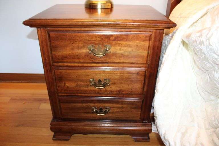 Federal Cherry Bedside Chest - Auction Ohio