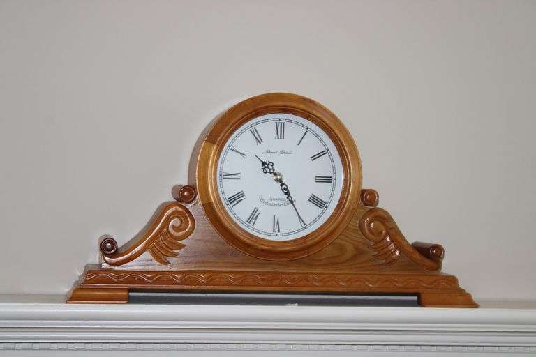 Daniel Dakota Mantle Clock - Auction Ohio