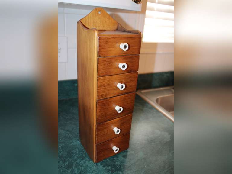 Wooden Spice Box - Auction Ohio