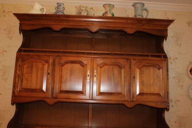 Ethan Allen Colonial Buffet & Hutch - Auction Ohio