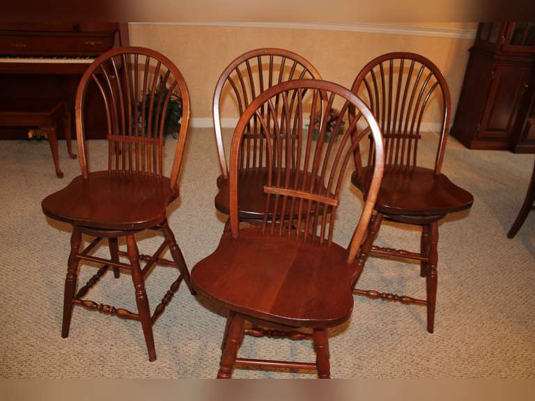 Colonial Counter Stools - Auction Ohio