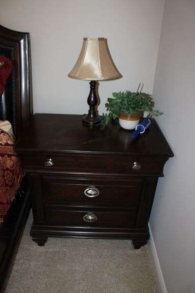 Bedside Chest, Lamp & Plant - Auction Ohio