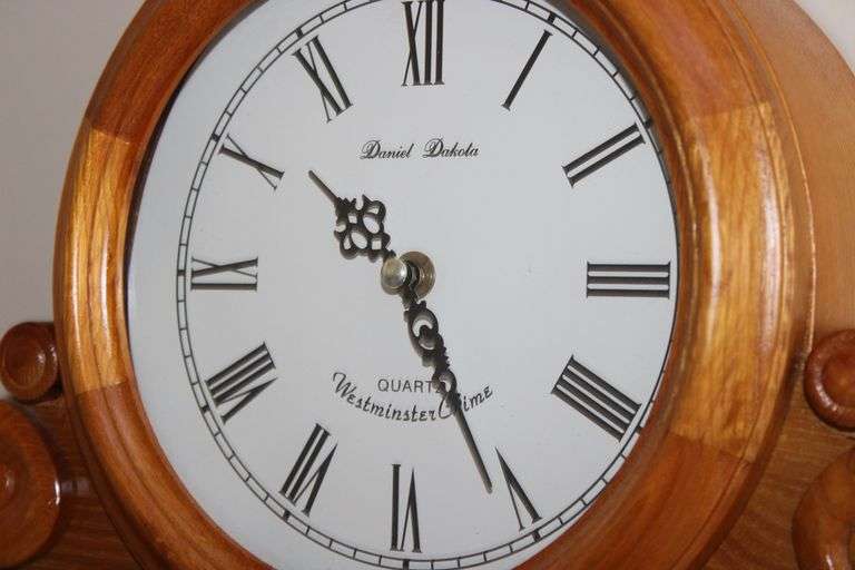 Daniel Dakota Mantle Clock - Auction Ohio