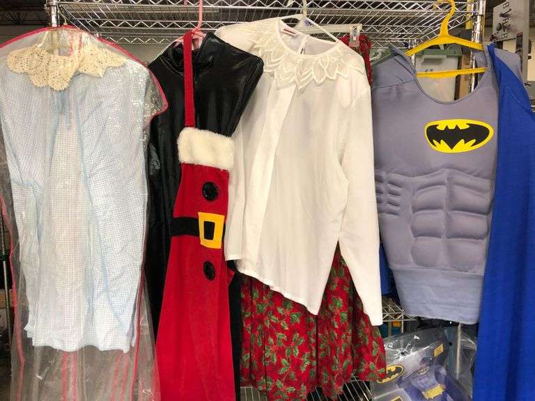 Costume Clothing - Auction Ohio